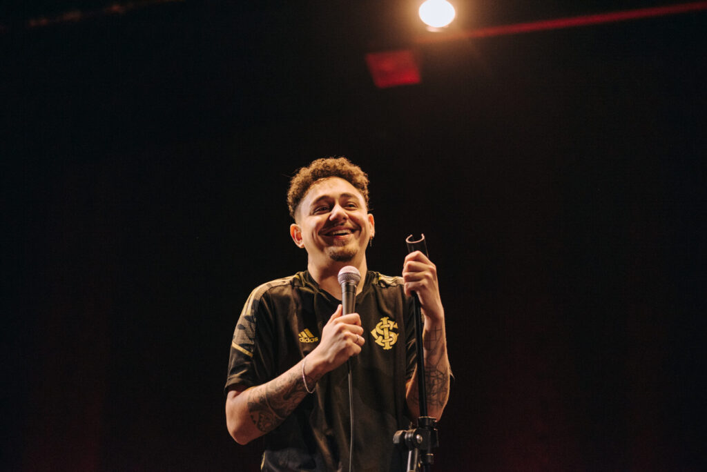 Humorista Gio Lisboa fará show no Teatro da Univates no dia 29 de outubro