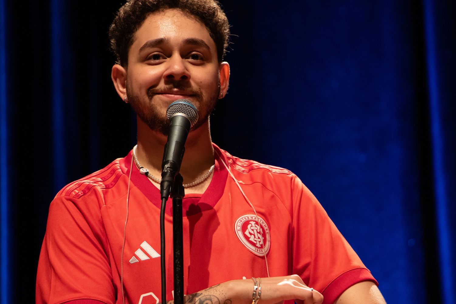 Armandinho, André Abreu e Gio Lisboa: confira a programação do Teatro ...
