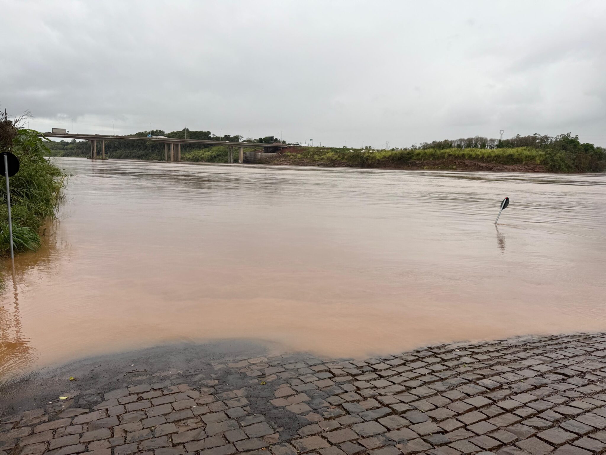 Acompanhe o nível do Rio Taquari na região